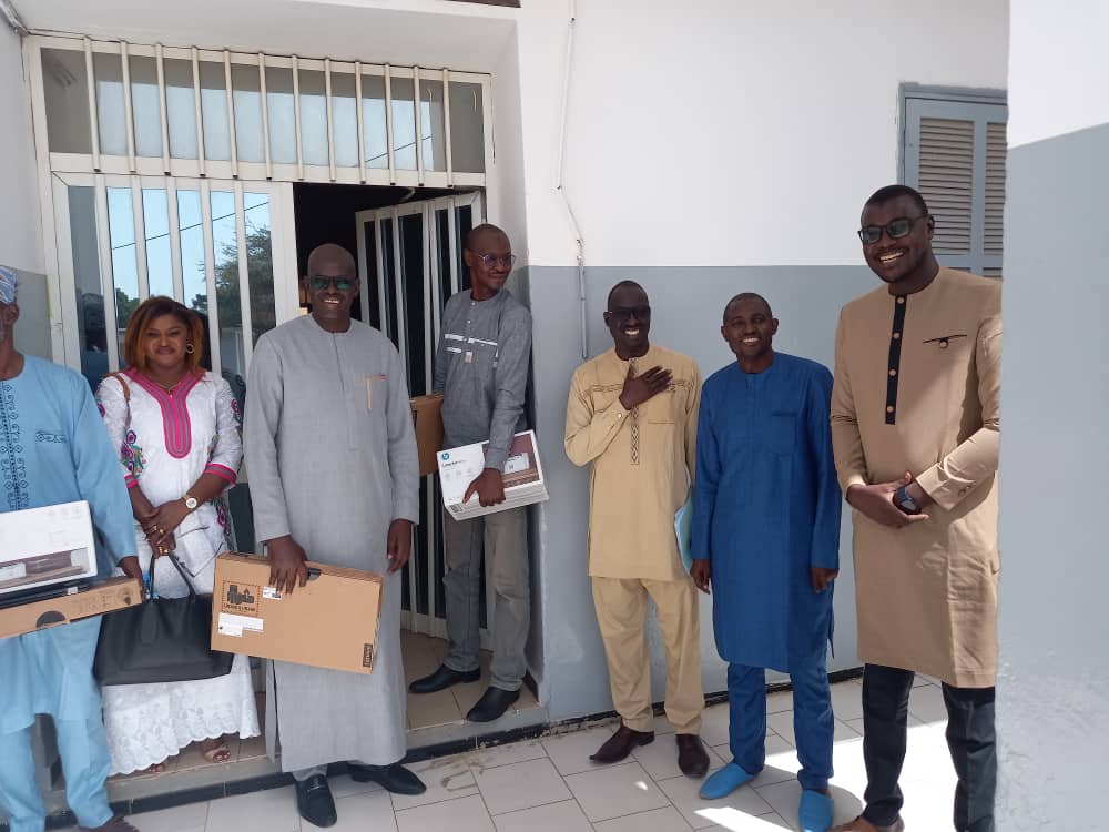 Dotation en matériels informatiques des enseignants-chercheurs de l'ESEA | ESEA | Ecole ...